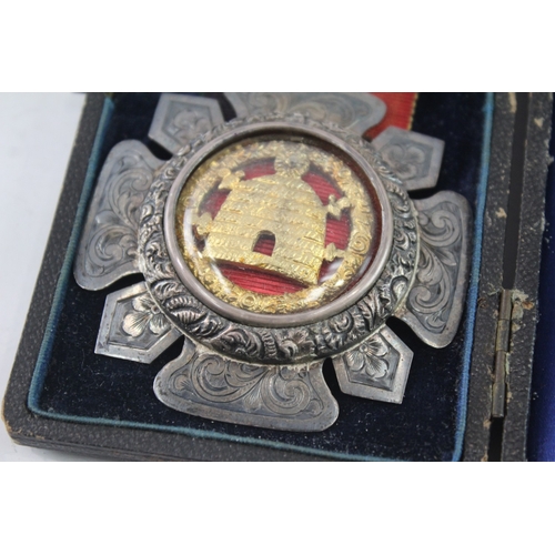 A boxed hallmarked sterling silver Duke of York medal - approx. gross ...