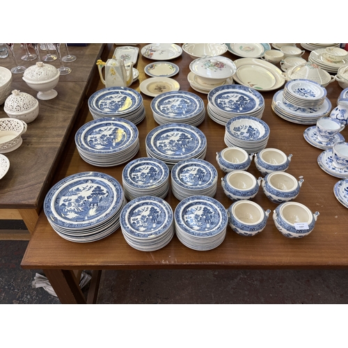 Approx. one hundred and thirty nine pieces of Wedgwood Willow dinnerware