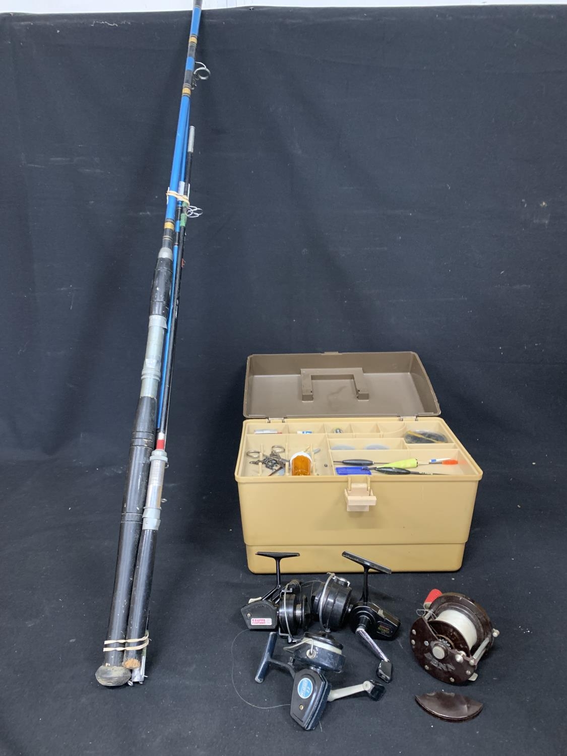 2 Fishing Rod accessories And Box And 4 Reels