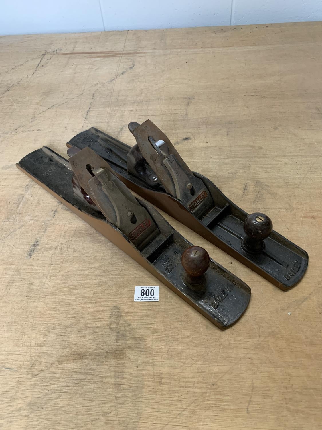 Two Stanley No 7 planes, one grooved one standard