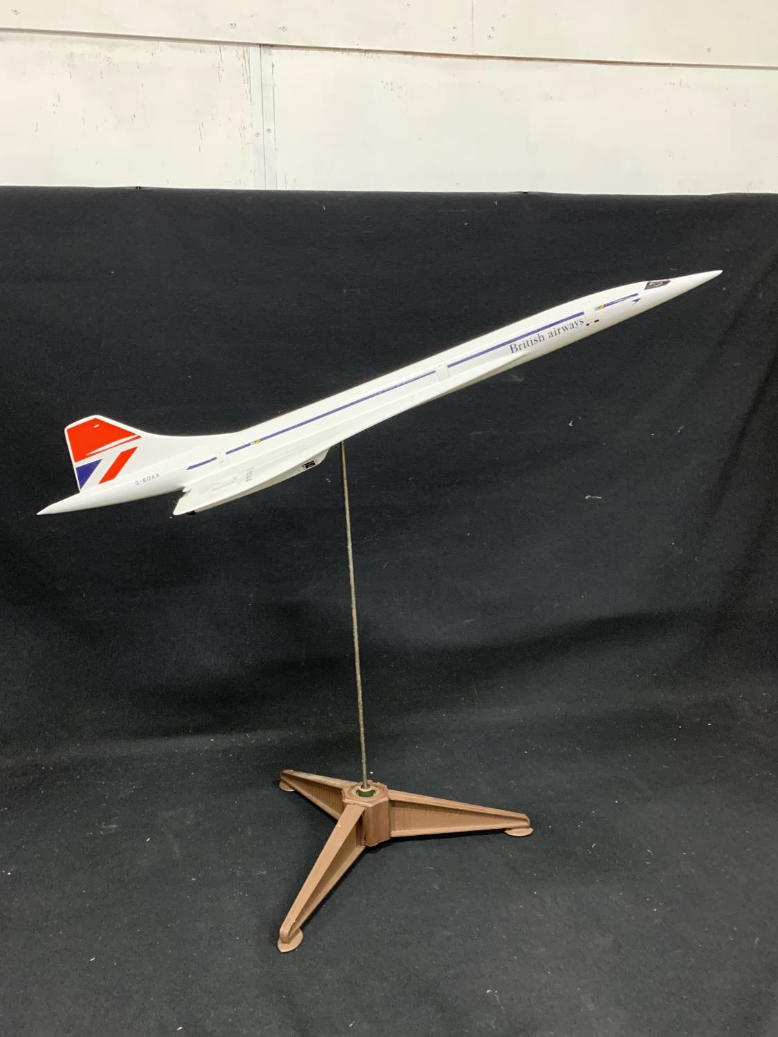 Large scale Travel Agents Concorde model plane, length of plane 84 cms