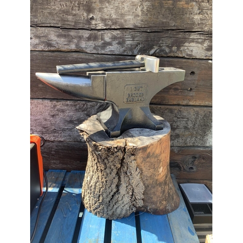 Brooks 1 cwt (51 kilo) anvil on block, length 56 cms and Norfolk Tool ...