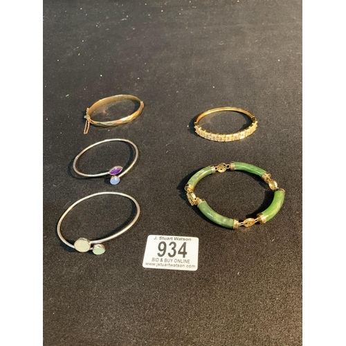 9ct Metal core Bracelet, two Modern Silver Bangles and two other bracelets