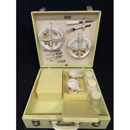 Vintage Brexton picnic set with contents