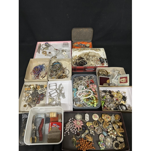 Collection of sundry costume jewellery and sundry items