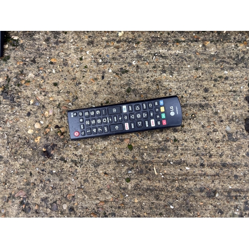 LG 32 inch smart tv with remote