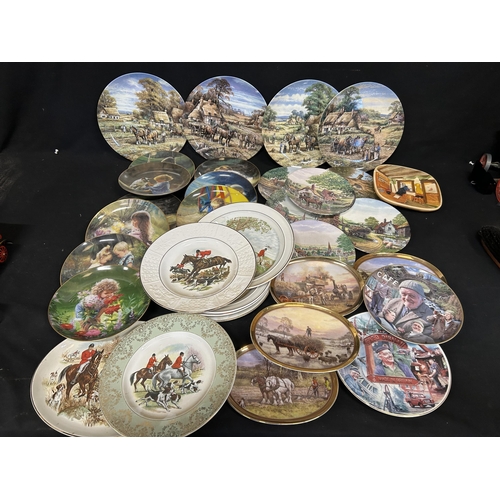 Collection of collectors plates and hunting scene plates, total of 33