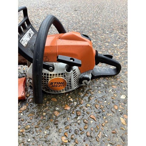 Stihl MS211 petrol chainsaw (seen running )