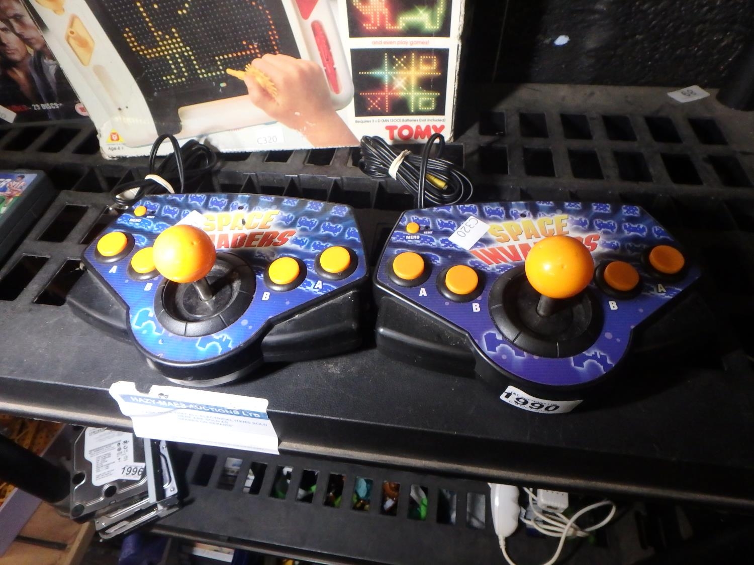 2 SUPER INVADERS PLUG-IN TV GAMES