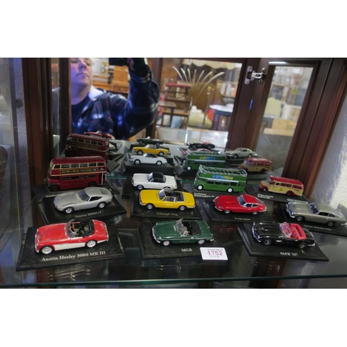SELECTION OF COLLECTIBLE CARS AND BUSES