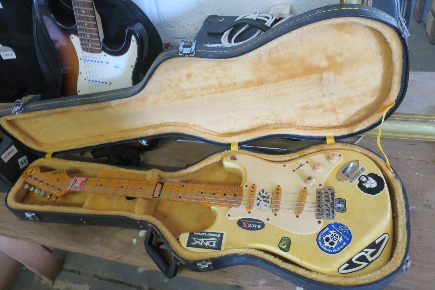 VESTER TRADITION SERIES ELECTRIC GUITAR IN CASE SERIAL NO. 99878