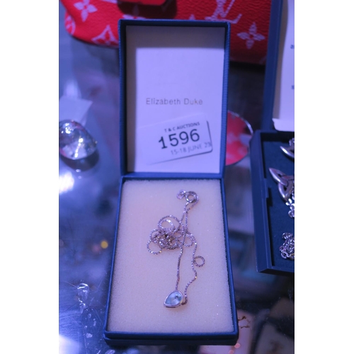 ELIZABETH DUKE 925 SILVER TEARDROP PENPANT AND CHAIN