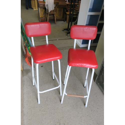 RED RETRO BAR STOOLS