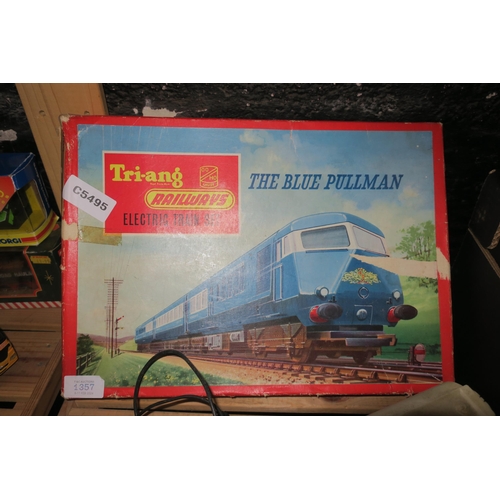 BOXED VINTAGE TRIANF MODEL TRAIN SET - THE BLUE PULLMAN