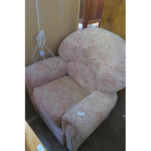 SINGLE ARM CHAIR
