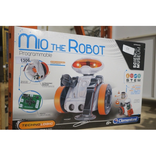 MIO THE ROBOT