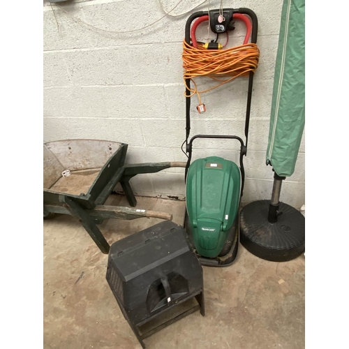 Qualcast electric lawnmower with grass box