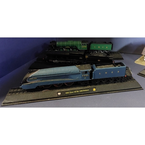 4 Static Locomotive Models & Station Building - Flying Scotsman ...