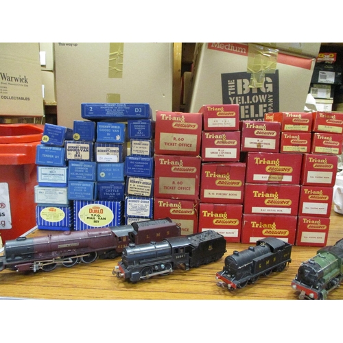 Hornby Dublo. Collection generally good to excellent in fair to good ...
