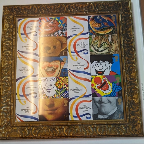 Decimal UM smilers in 3 Royal Mail Smilers albums, incl 2001 Consignia ...