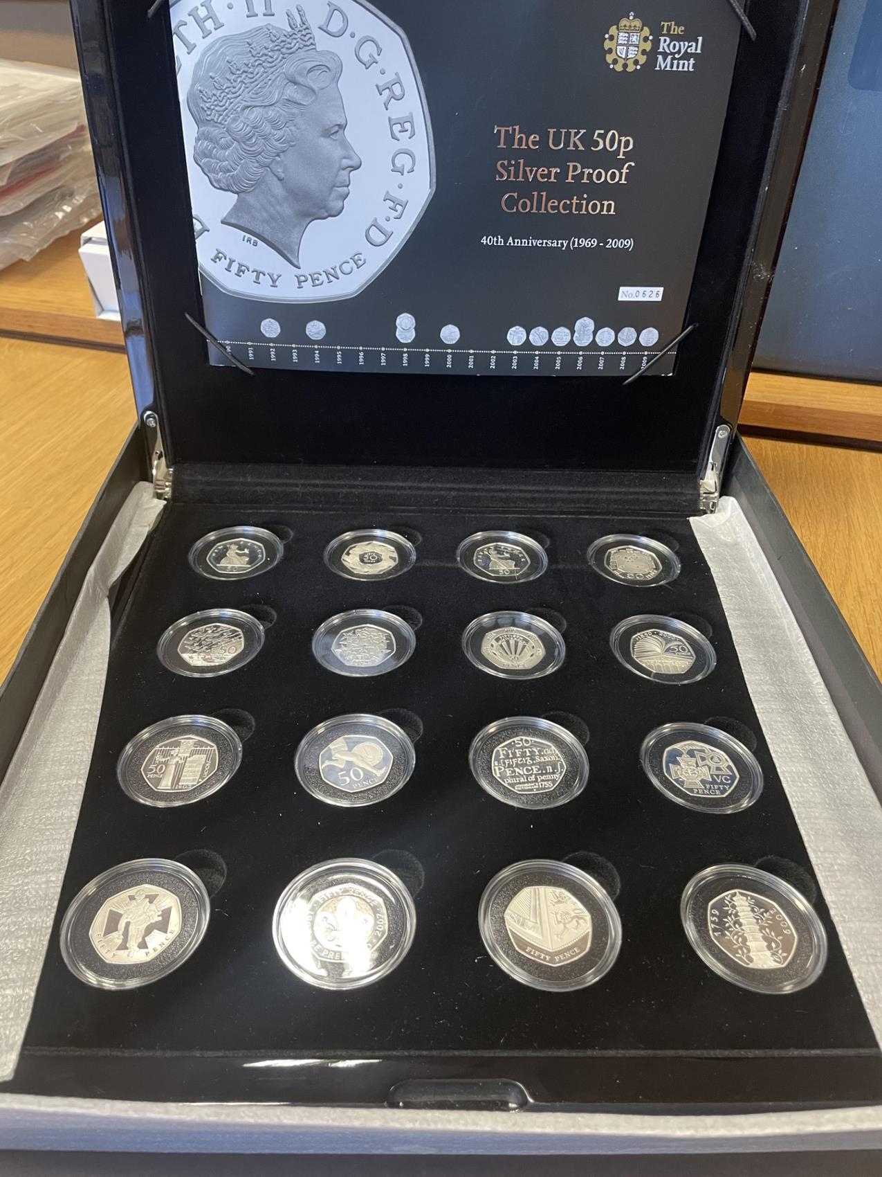2009 silver proof 50p collection with Kew Gardens FDC. Qty 16 coins (B)