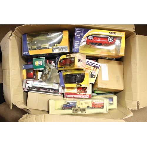 Collection including Corgi, Lledo, Atlas, JCB, Matchbox, Robots, Fusion ...