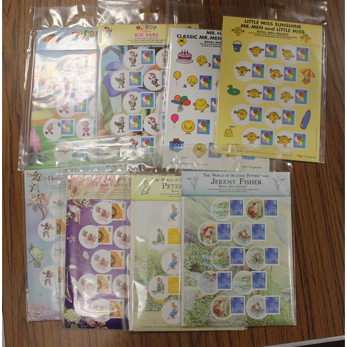 A UM coln of Smiler sheets in a boxed album and loose. Valid face value ...