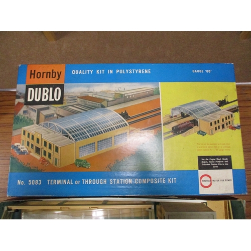Hornby Dublo. Terminal or through station composite kit, appears ...