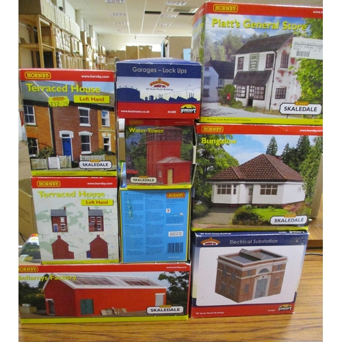 Hornby. Collection of OO gauge Skaledale buildings including ...