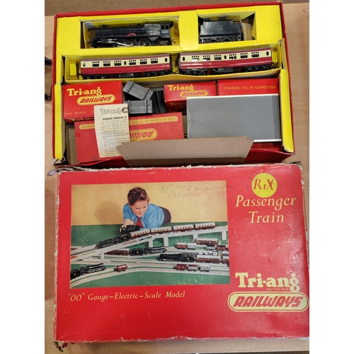 Hornby. Tri-ang collection of locomotives and sets generally very good ...