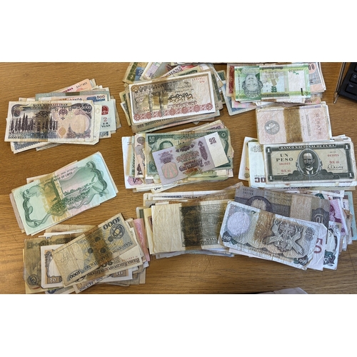 Collection of loose notes, generally very fine with some better ...