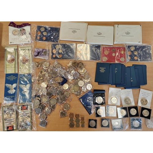 Collection of coins includes boxed silver commemorative crowns (2 ...