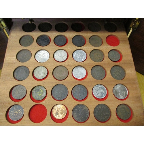 Collection in wooden coin case (H16cm x W29cm x D30cm (key present ...