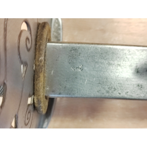 M1860 Italian sabre with metal scabbard, light pitting to blade ...