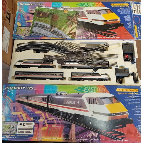 Hornby. Intercity 225 electric train set No.R824 (2) both appear ...