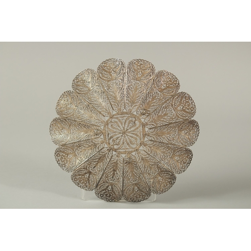 A FINE 19TH CENTURY INDIAN FILIGREE SILVER DISH, weight 139g, 19.5cm ...