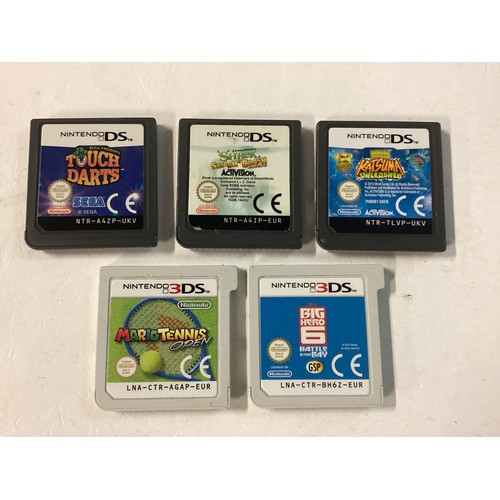 COLLECTION OF NINTENDO HAND HELD GAMING DEVICES. 15 units in total ...