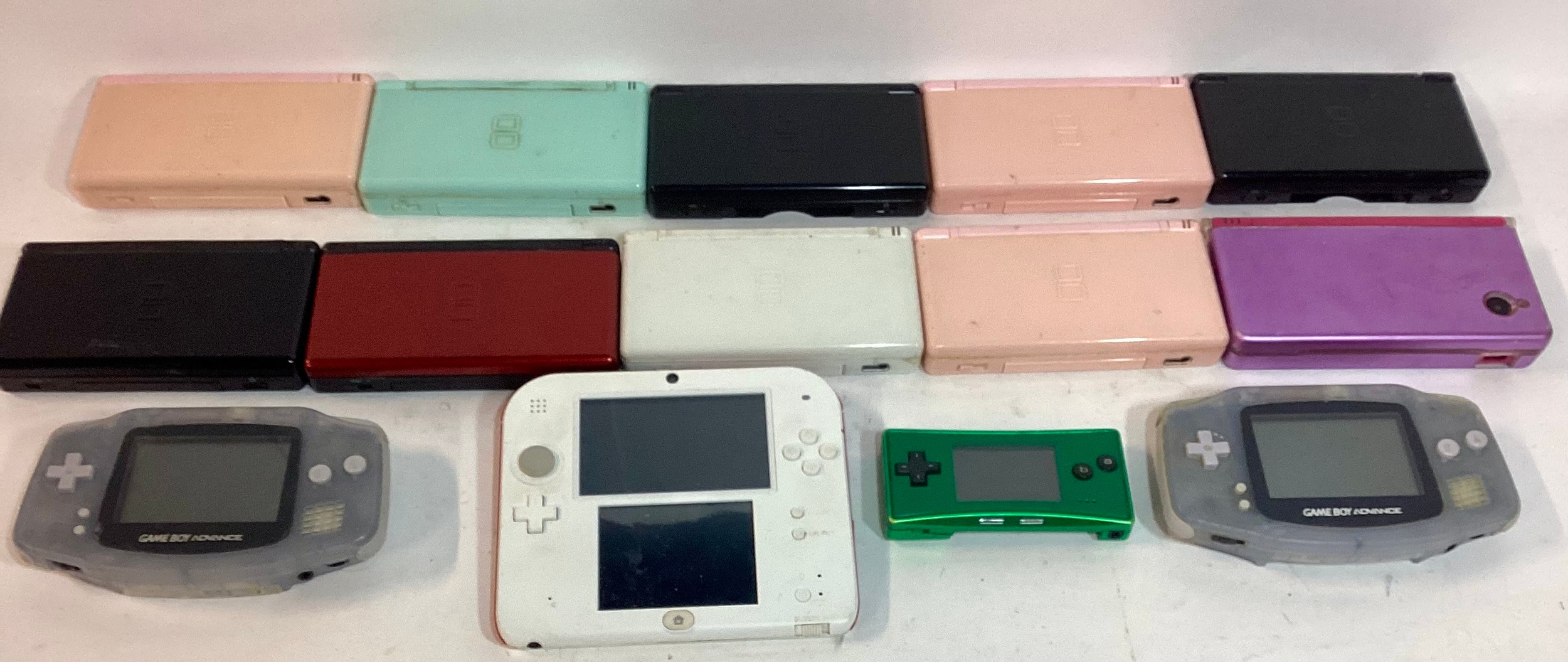COLLECTION OF NINTENDO HAND HELD GAMING DEVICES. 15 units in total ...