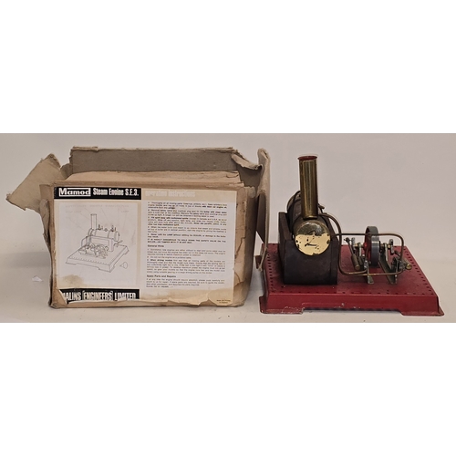 Mamod vintage S.E.3 steam engine c/w accessories and original box.