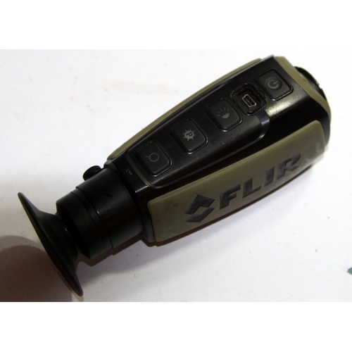 Flir Scout II thermal scope c/w protective case, switches on and screen ...
