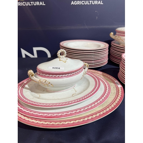 VICTORIAN DINNER SET