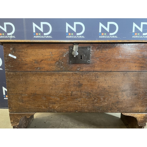 VICTORIAN SWORD CHEST