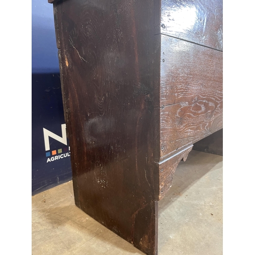 VICTORIAN SWORD CHEST