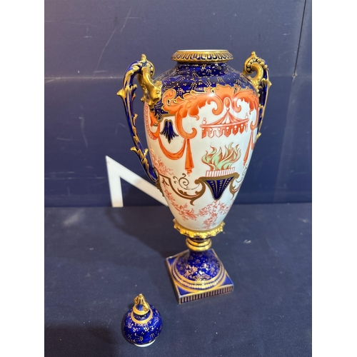 LARGE ROYAL CROWN DERBY URN