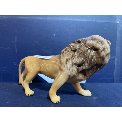 BESWICK LION FIGURE