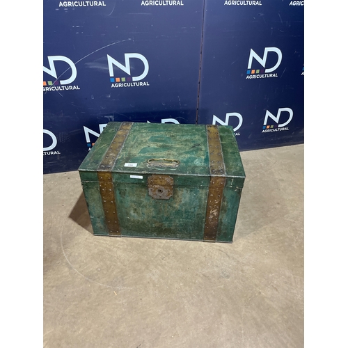 METAL CHEST