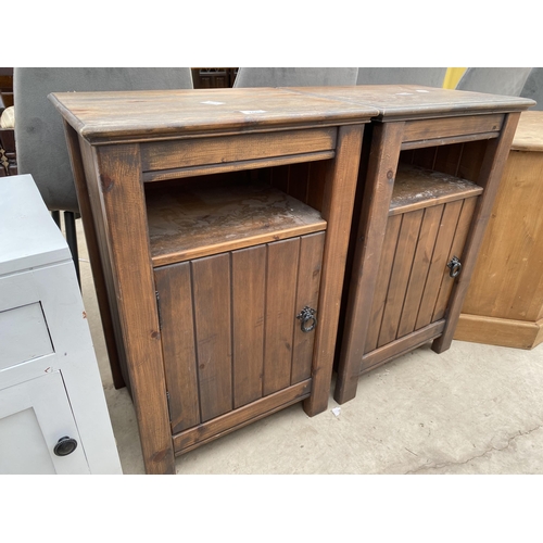 A PAIR OF MODERN PINE BEDSIDE LOCKERS
