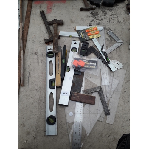 AN ASSORTMENT OF SPIRIT LEVELS, SET SQUARES AND RULERS