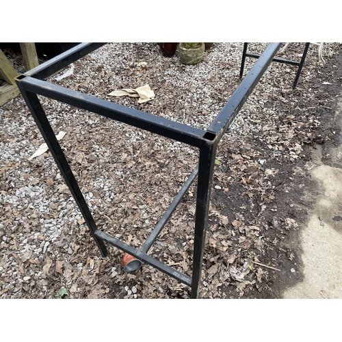 A METAL WORKBENCH FRAME WITH ADJUSTABLE FEET (L-200CM,H-93CM)