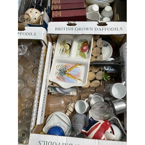 AN ASSORTMENT OF HOUSEHOLD CLEARANCE ITEMS TO INCLUDE CERAMICS AND ...